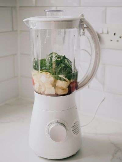 How Does a Blender Work? - Blender Adviser