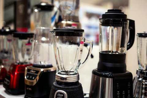 Historical Blend: The Invention of the Electric Blender - Blender Adviser